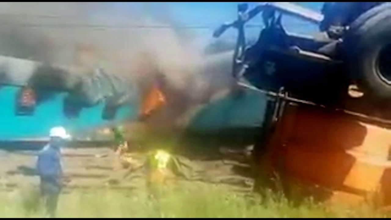 Train catches fire after deadly collision in South Africa - YouTube