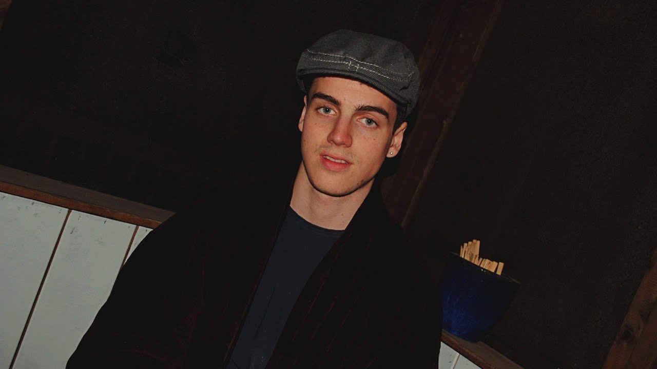 'Desire' by Eric Calder // Acoustic Version - YouTube