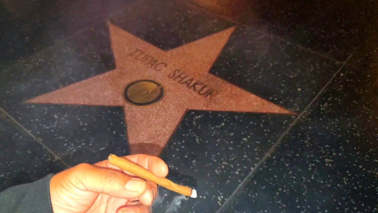 Smoking a fat blunt with 2 Pac.. - YouTube