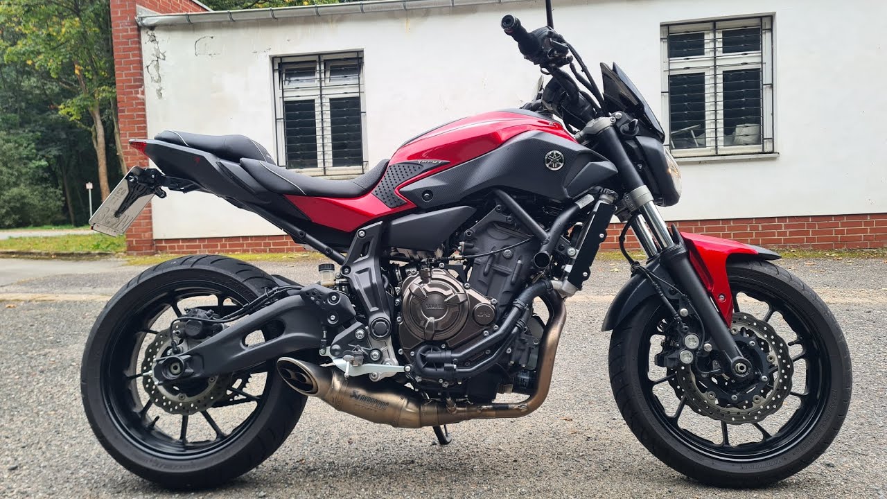 Yamaha MT07 rn04 Euro3 full Akrapovic walkaround CP2 Sound - YouTube