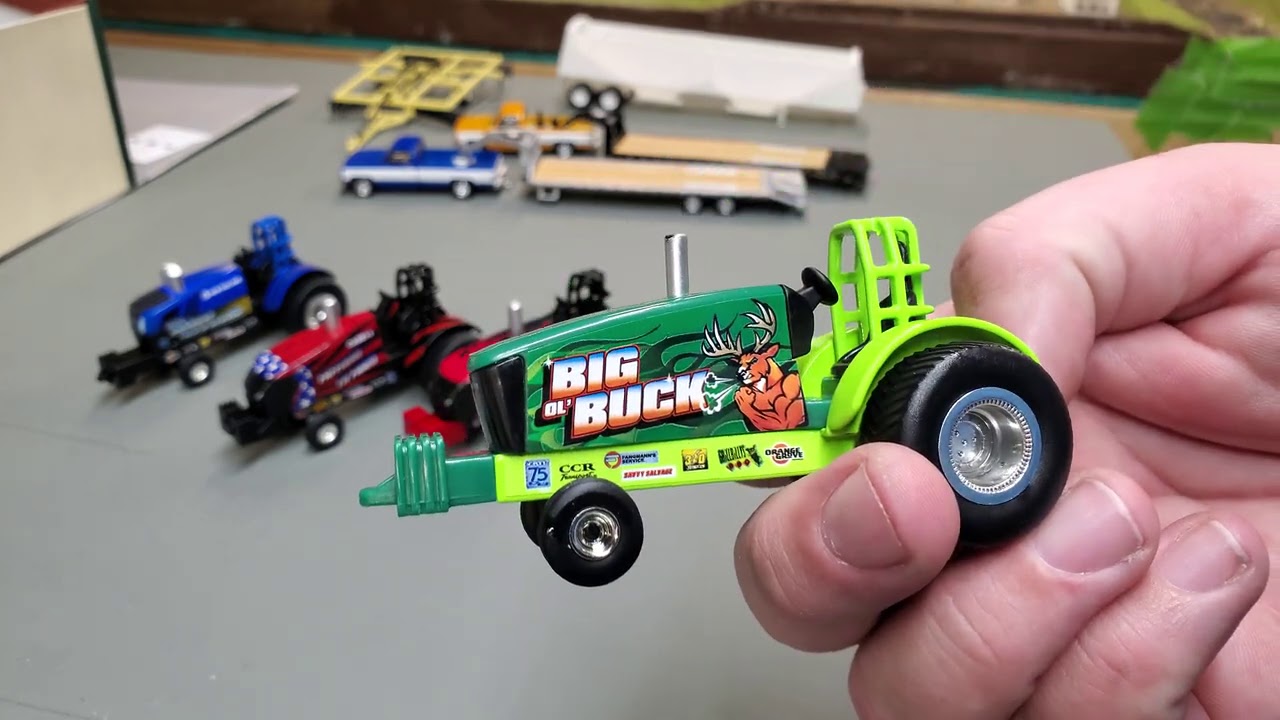 1/64 Pullin Tractors from Ertl - YouTube