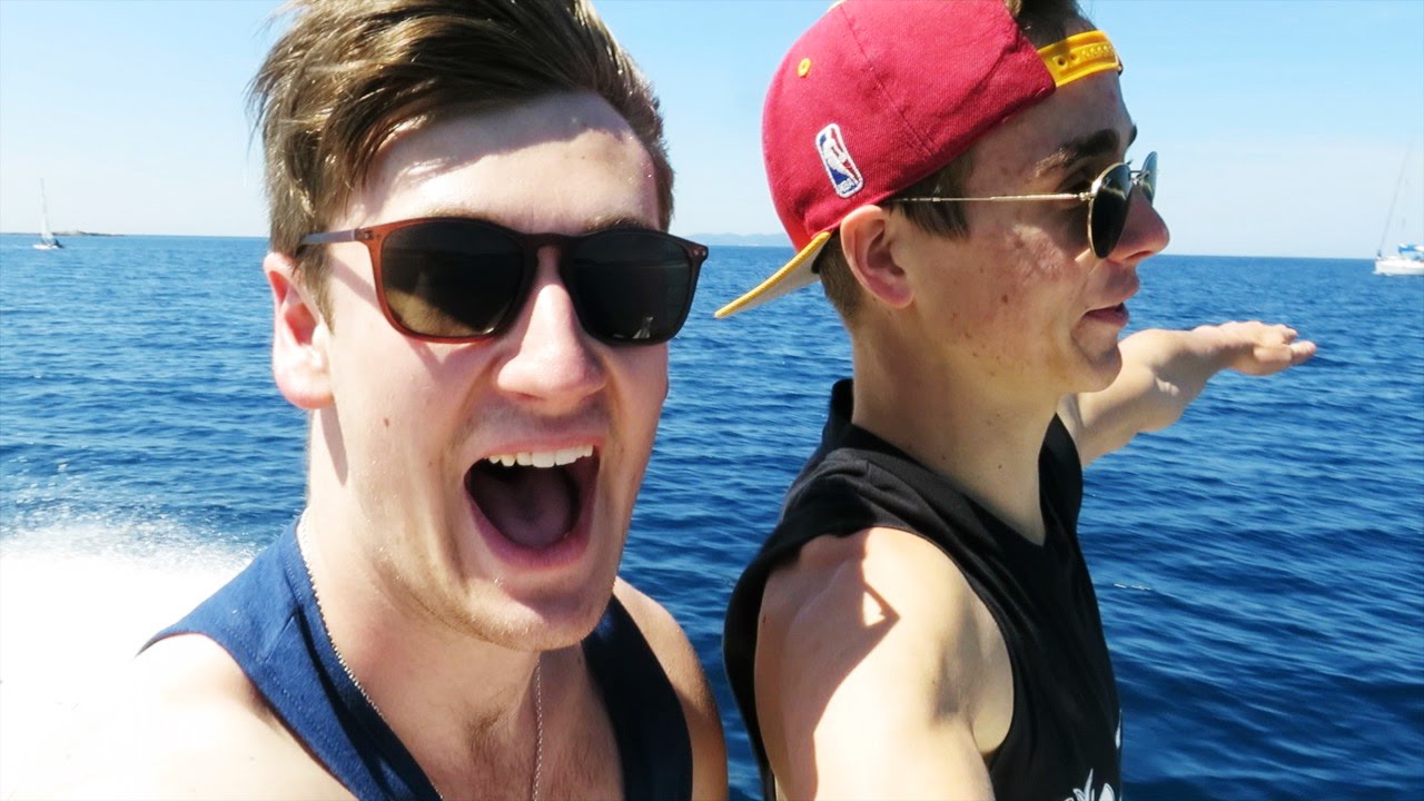 SPEED BOAT FUN - YouTube