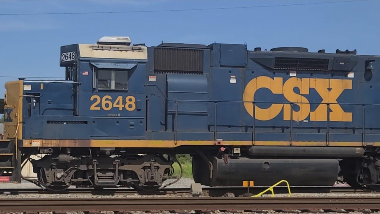 CSX yard switcher and GATX engines on Brightlines new track. - YouTube