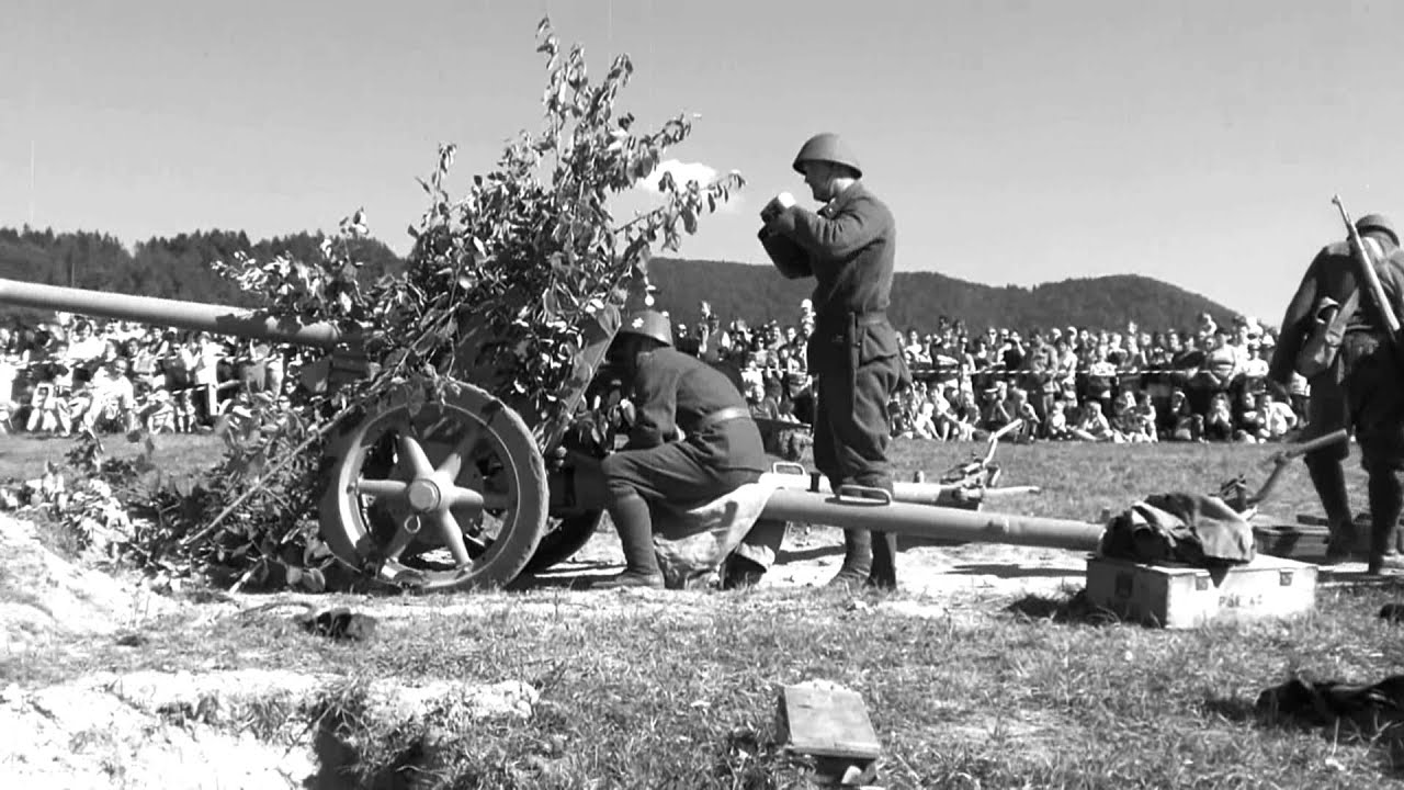 SNP 1944 - Boje pod Strečnom Slovenskí vojaci pri 7,5 cm KPÚV - YouTube