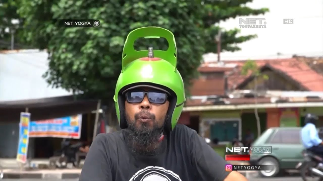 Helm Unik Berbentuk Tabung Elpiji 3 Kg - NET YOGYA - YouTube