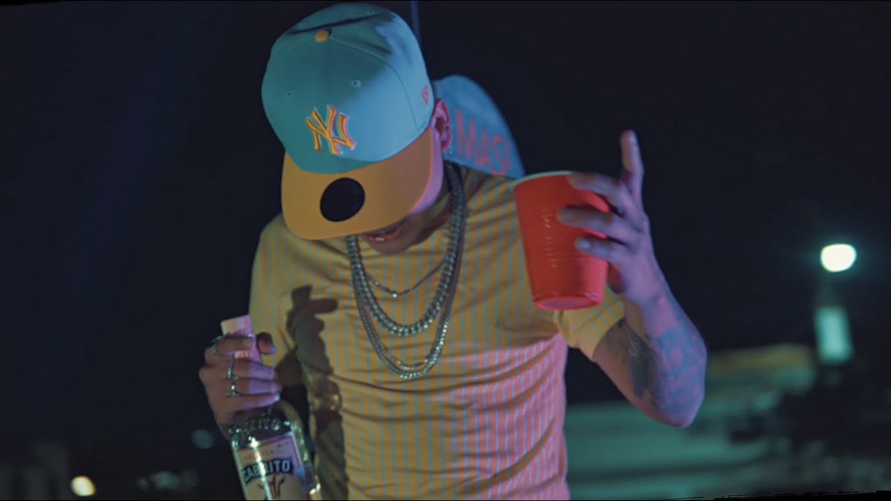 CHIKIS RA // VIVO DE NOCHE // (VIDEO OFICIAL) [kdr Beats] - YouTube