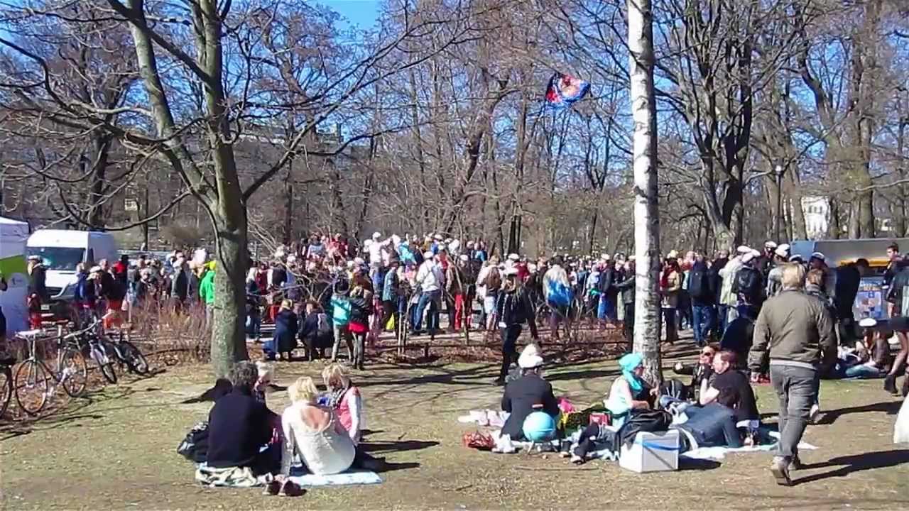 Vappu 2012 - Crazy Crowd in Kaivopuisto Park - Helsinki Finland - YouTube