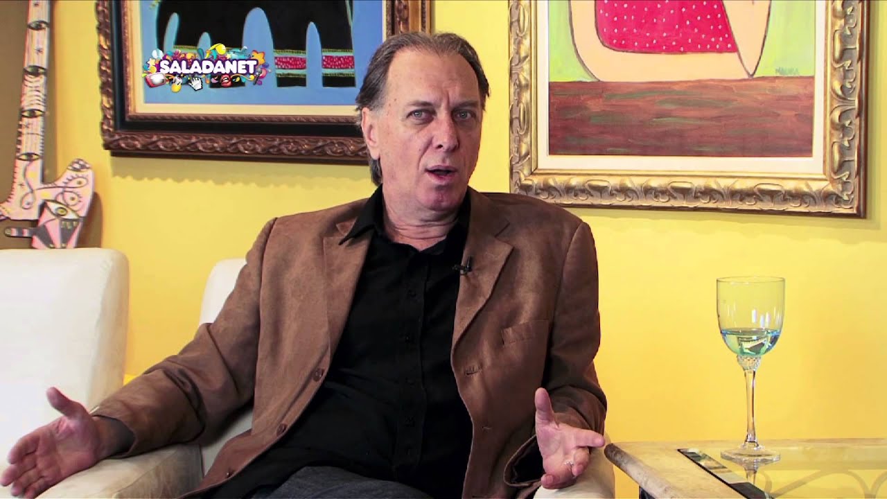 Maura Roth entrevista o ator Renato Prieto - YouTube
