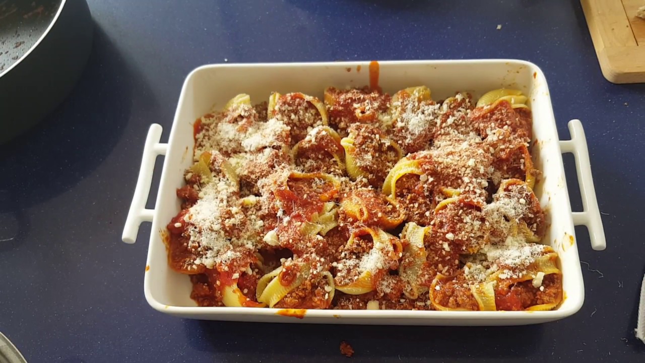 Massa recheada com carne moida. - YouTube