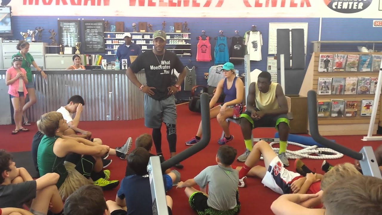 NFL Scotty McGee @moetivsclothing speaking to BFS - YouTube