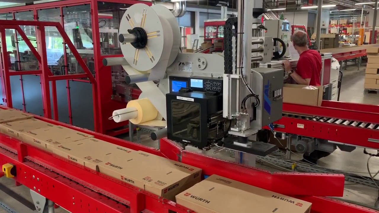 Automatisch labelen met shipping labels van bovenzijde doos bij klant van Codipack Group - YouTube