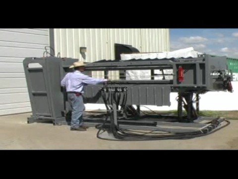 Silencer hydraulic cattle crush (chute) 4/6 - YouTube