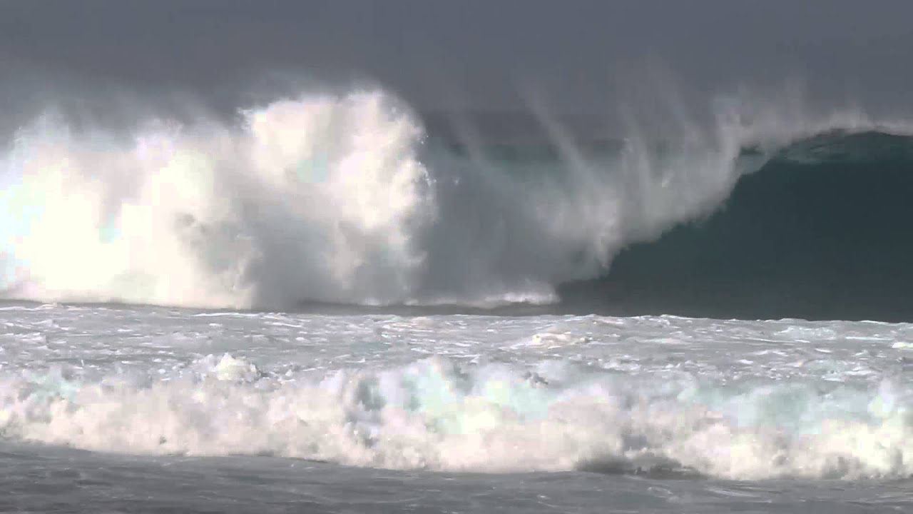 Maldives super swell 2015 - video by Atoll Travel - YouTube