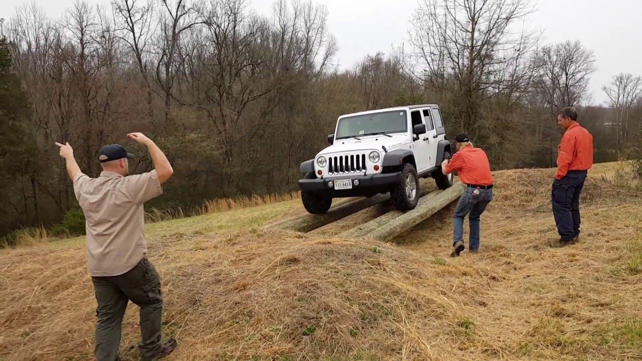 Jeep Log Bridge Crossing: UORTC & NORA - YouTube