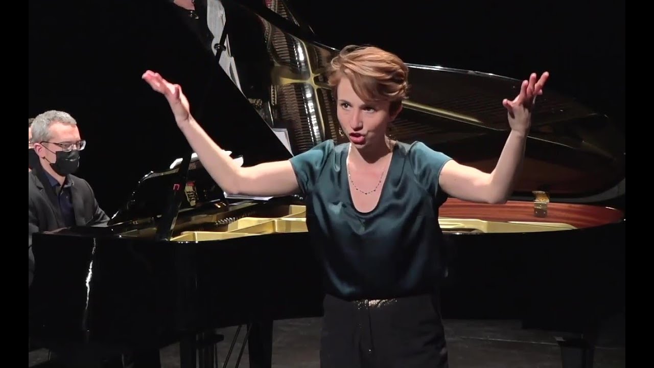 Brenda Poupard - Trouble in Tahiti - L. Bernstein - YouTube