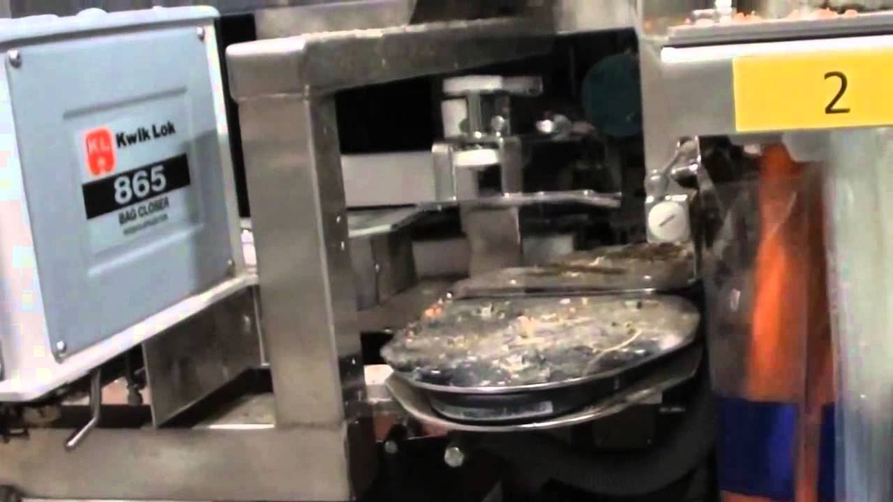 NEWTEC - 2012XBDDG-Weigher / PEB40G-Bagger - YouTube