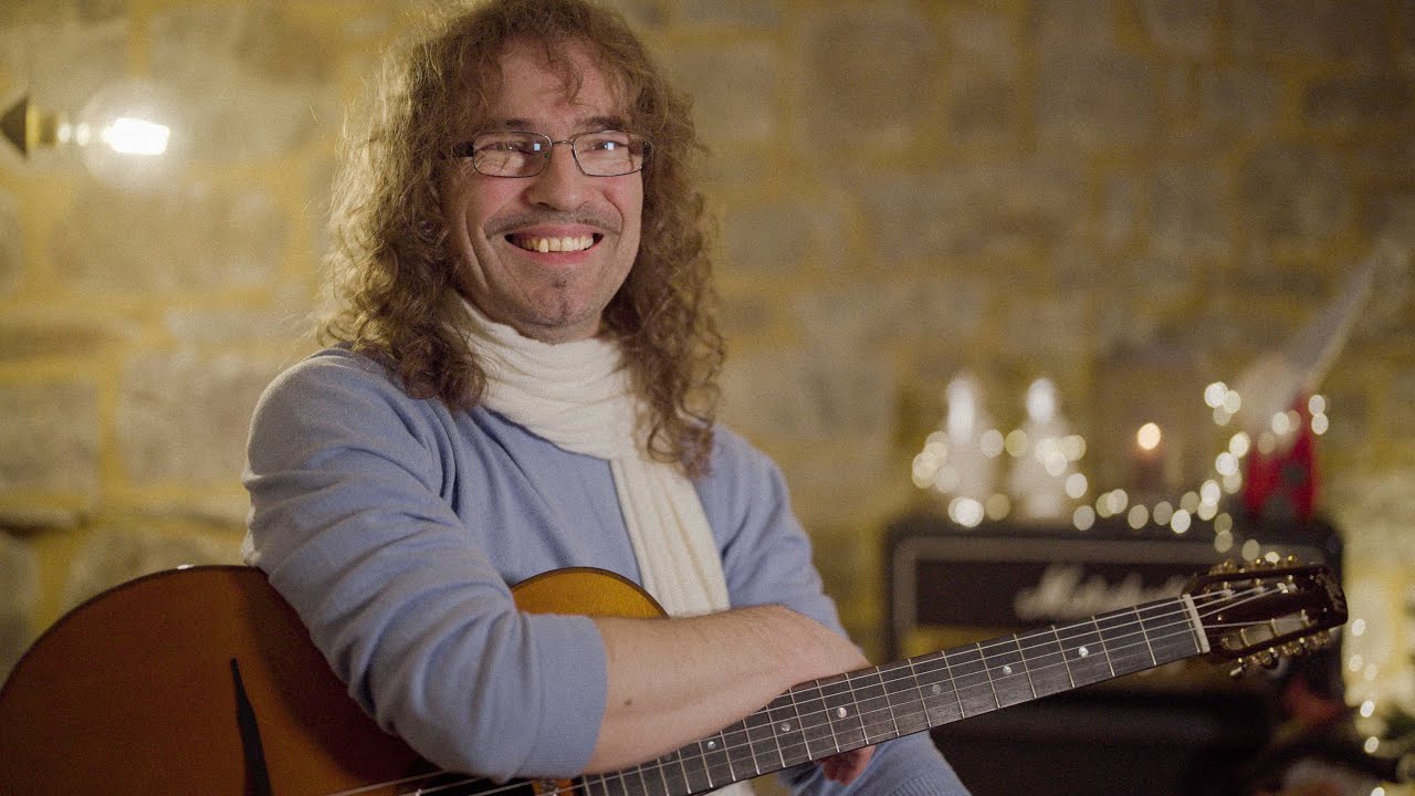 White Christmas - Irving Berlin *acoustic cover* by Stevie Gable - YouTube