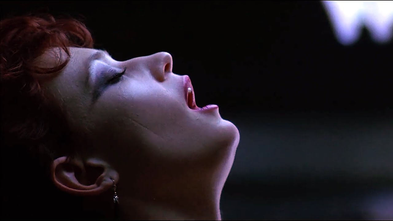 1983 - The Hunger (clip) - YouTube