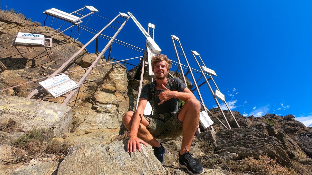 Alexandra - The Clock on the Hill [NZ Vlog 26] - YouTube