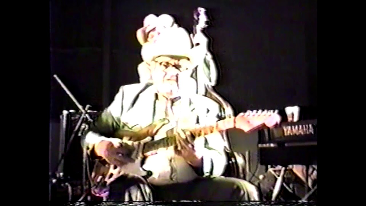 Bubbles in My Beer Eldon Shamblin with the Texas Playboys - YouTube