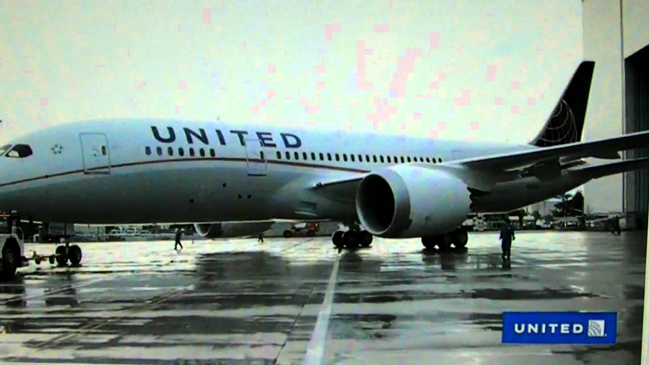 HD Unveiling of The First United Continental Boeing 787 Dreamliner ...