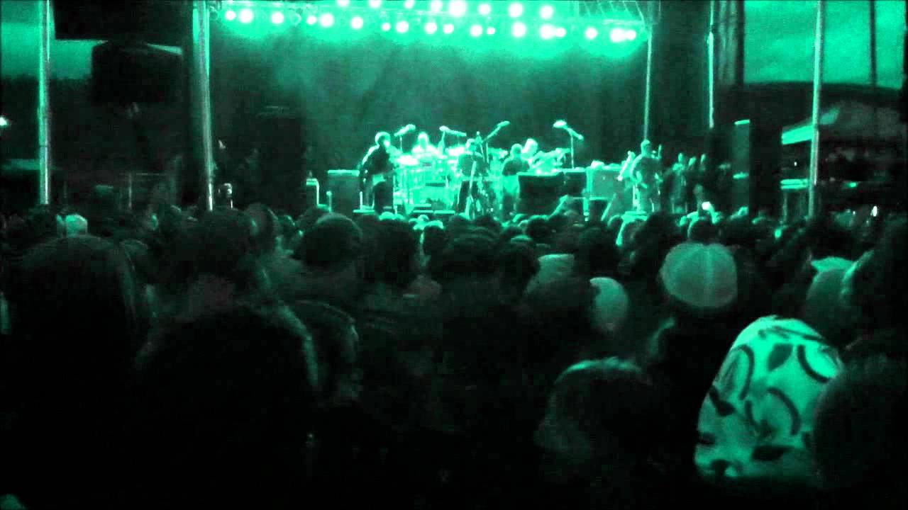 Modest Mouse - Dramamine (Live) 5/27/2011 - YouTube