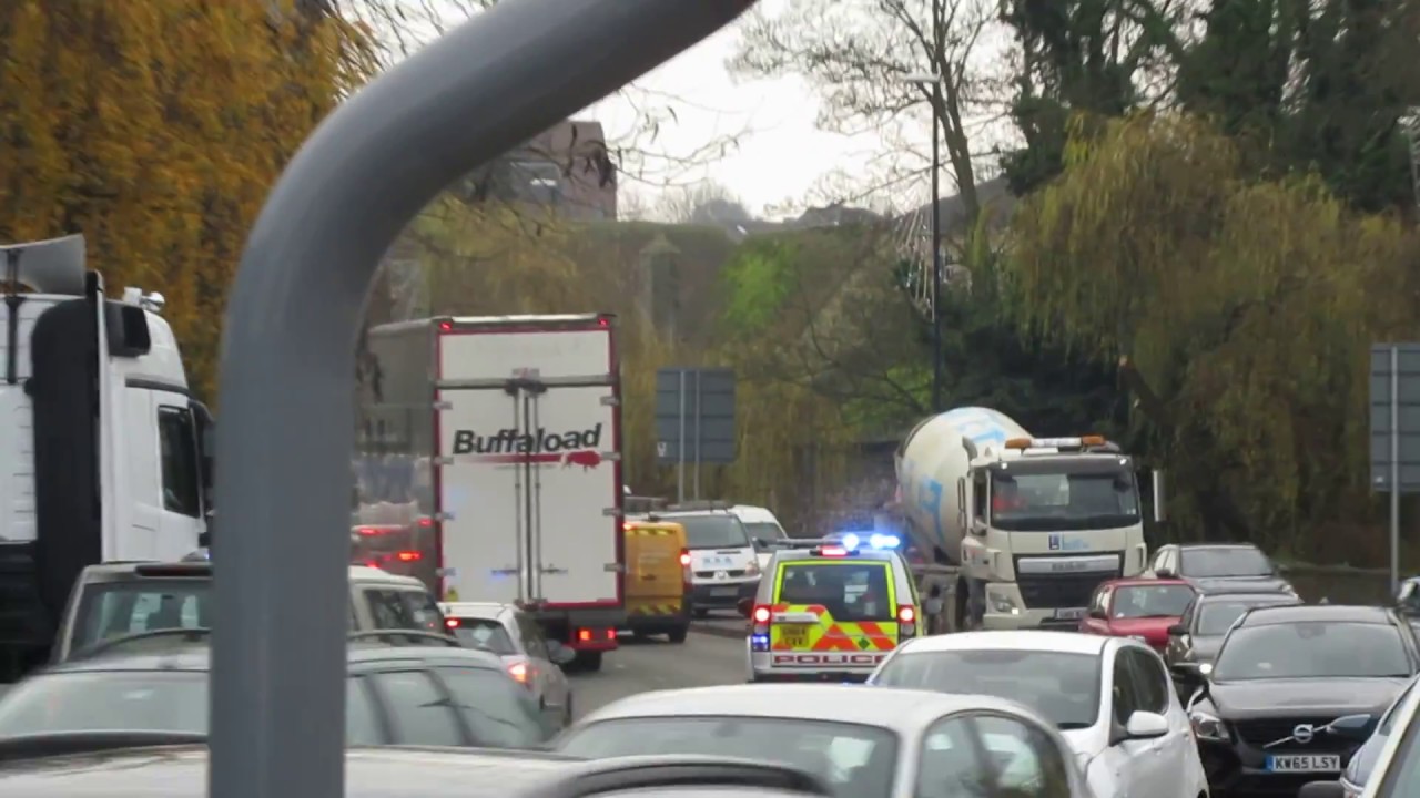 Kent Police Roads Policing Unit Land Rover - Discovery Responding - YouTube
