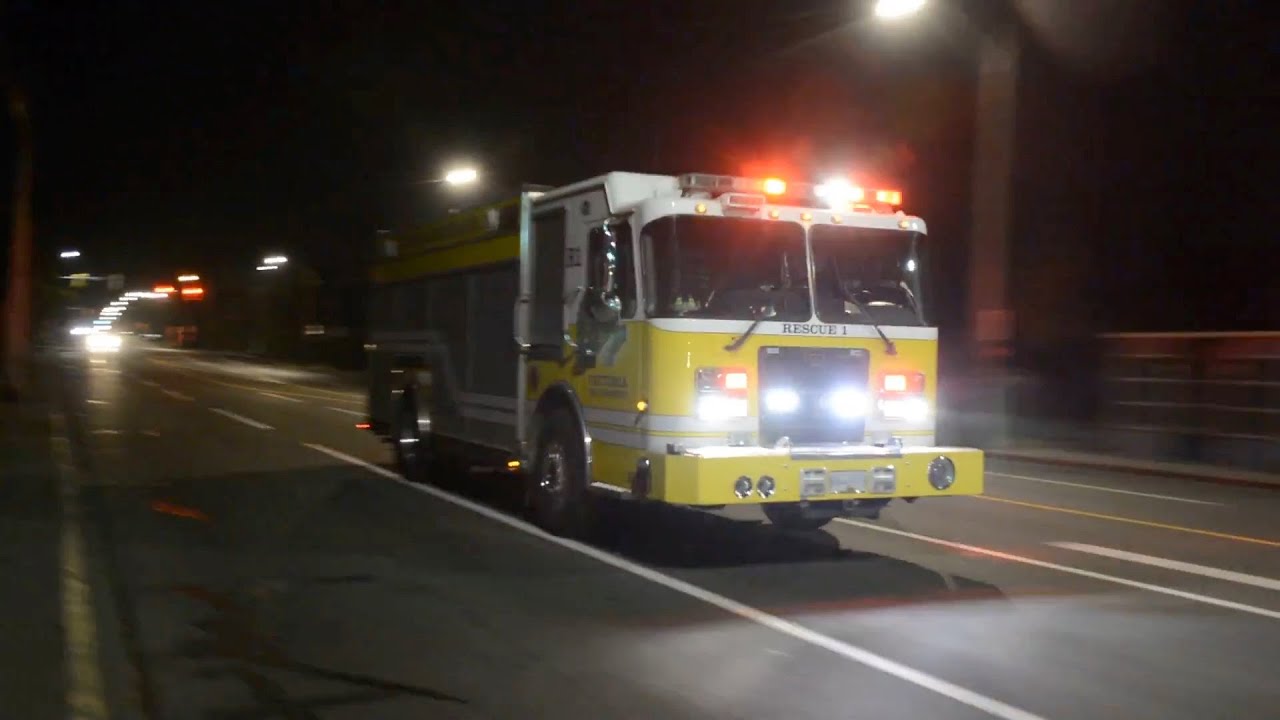 Victoria Fire Department, Rescue 1 Responding - YouTube