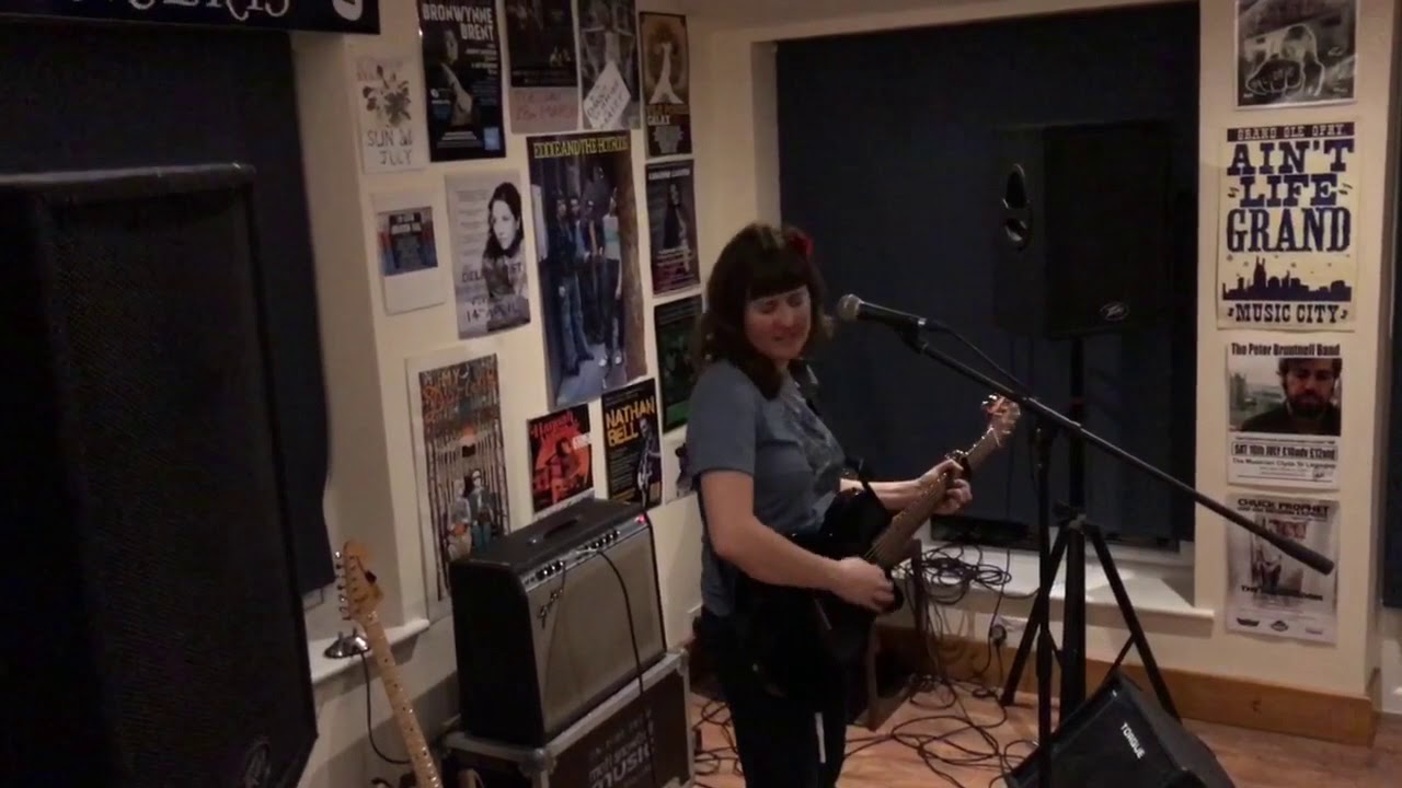 Anna Coogan Performing Help Yourself - YouTube
