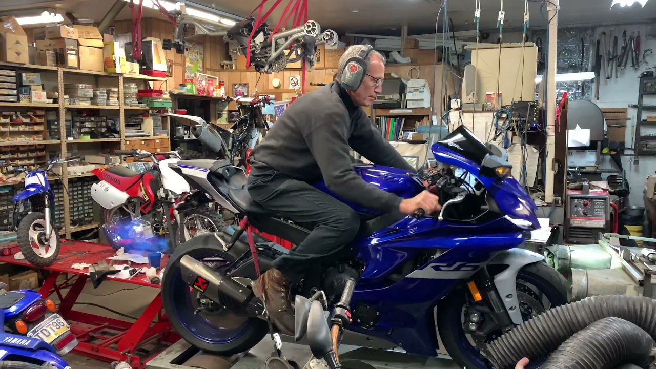 2020 Yamaha R6 Shooting Flames (Full Akrapovic Evolution GP Exhaust ...