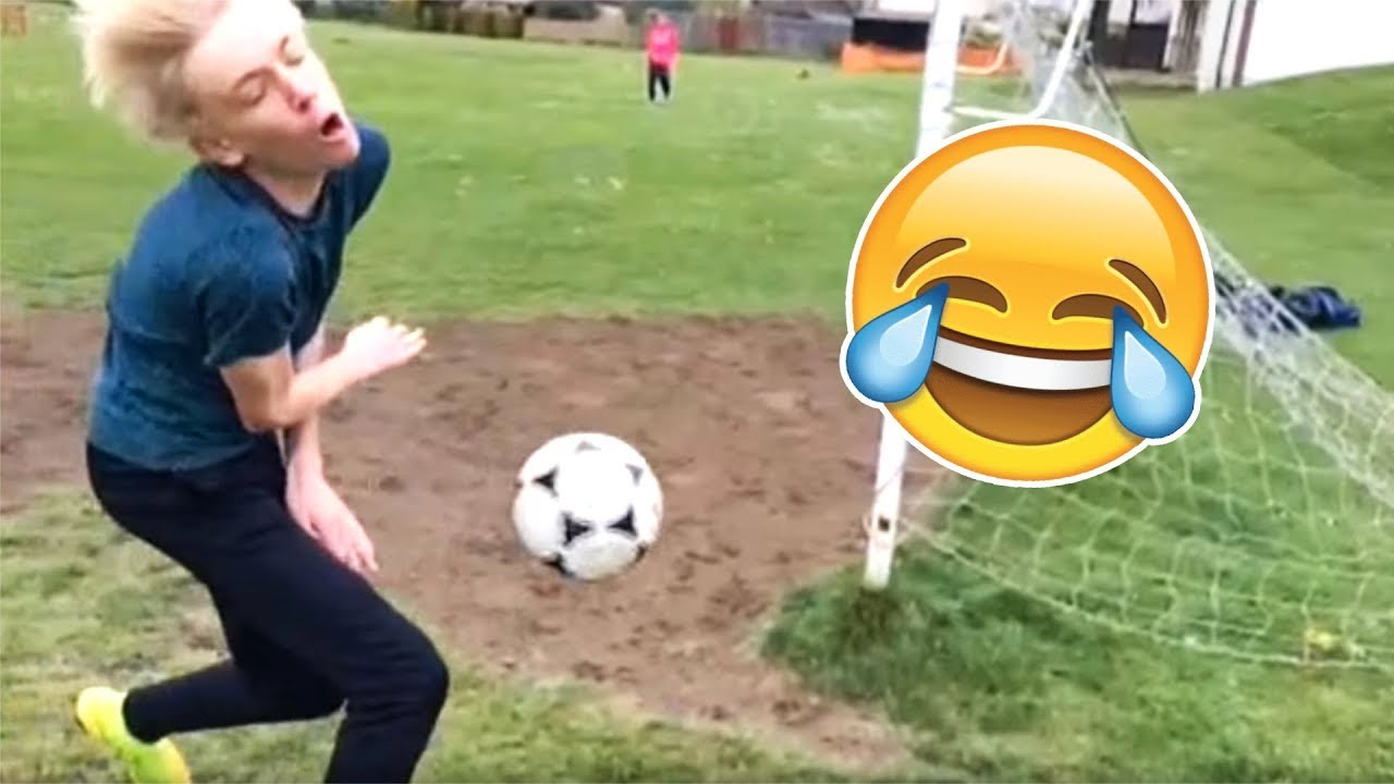 HILARIOUS Football Fails That Will Leave You LAUGHING! - YouTube