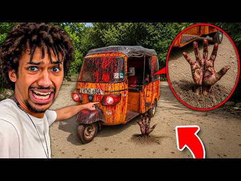 إذا رأيت دماً على هَذِهِ الْمَرْكَبَة (TUK TUK)، فلا تصعد إليها وَاهْرُبْ فَوْراً! (غير آمنة)