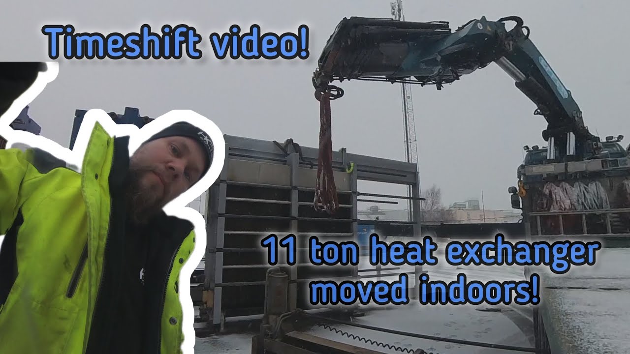 Cranetruck lifts 11 ton steel chunk in southern swedish winter. - YouTube