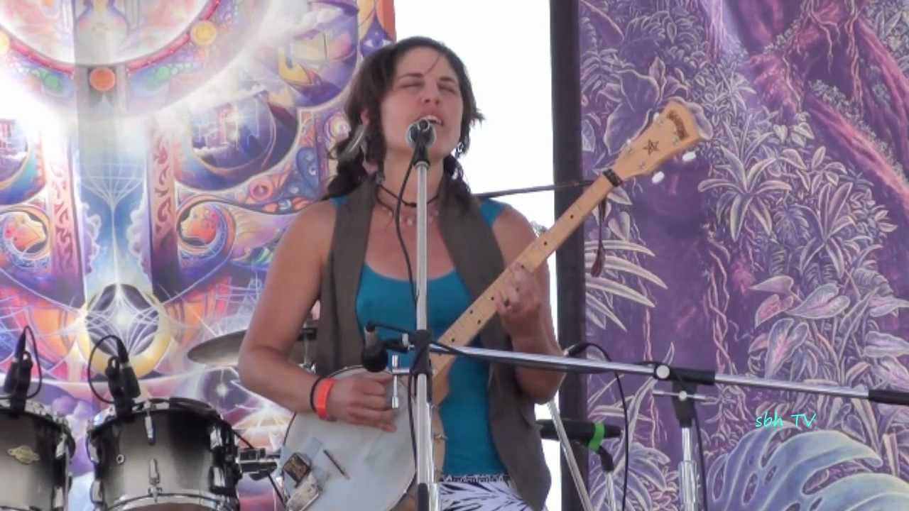 Heather Normandale, Trinity Tribal Stomp 2011 - YouTube