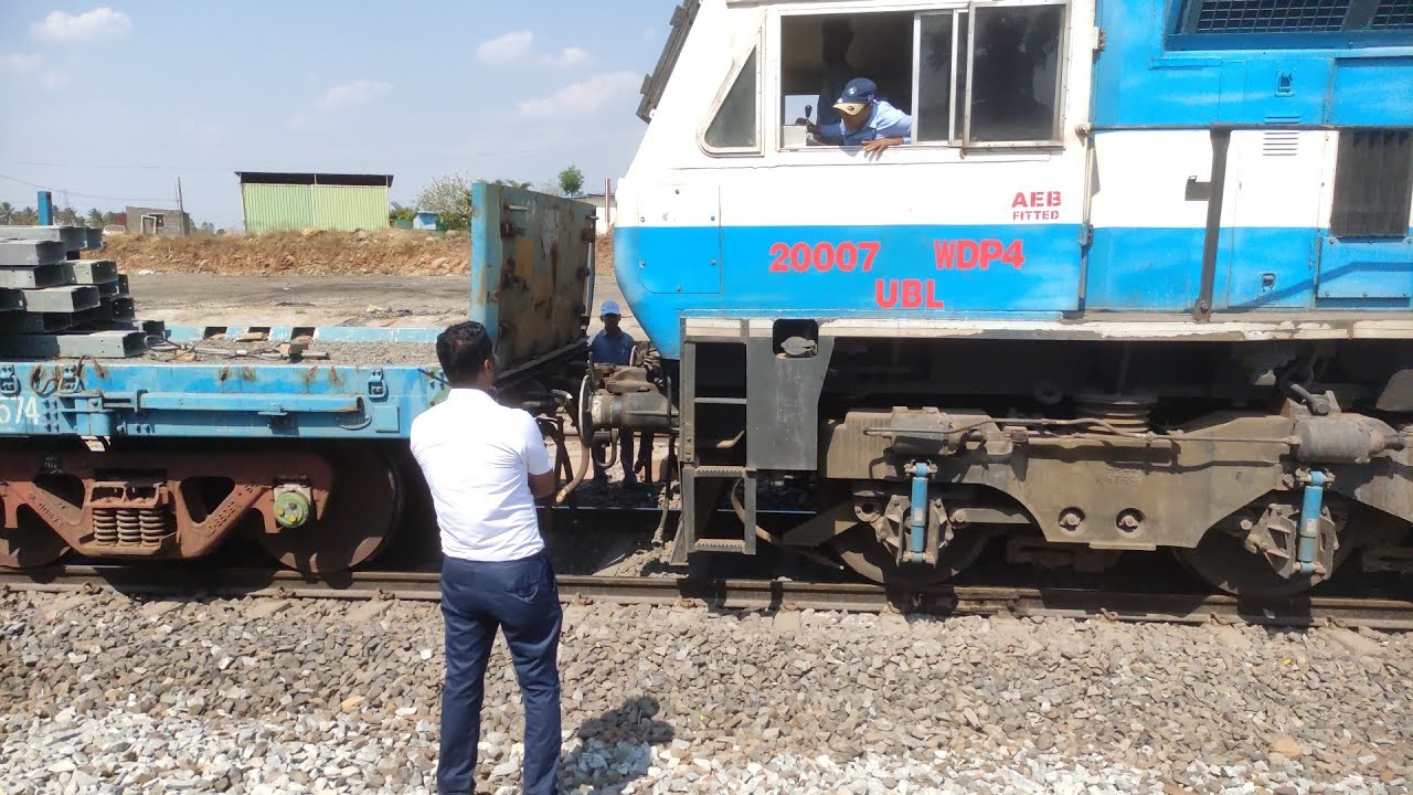 Two Indian Train Bhogie joining | India Train join with another to ...