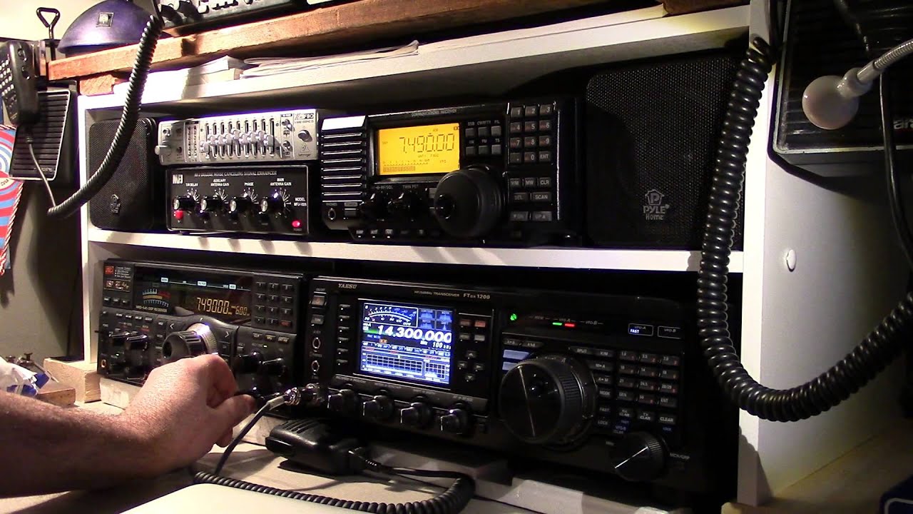 Ham shack video - cool! - YouTube