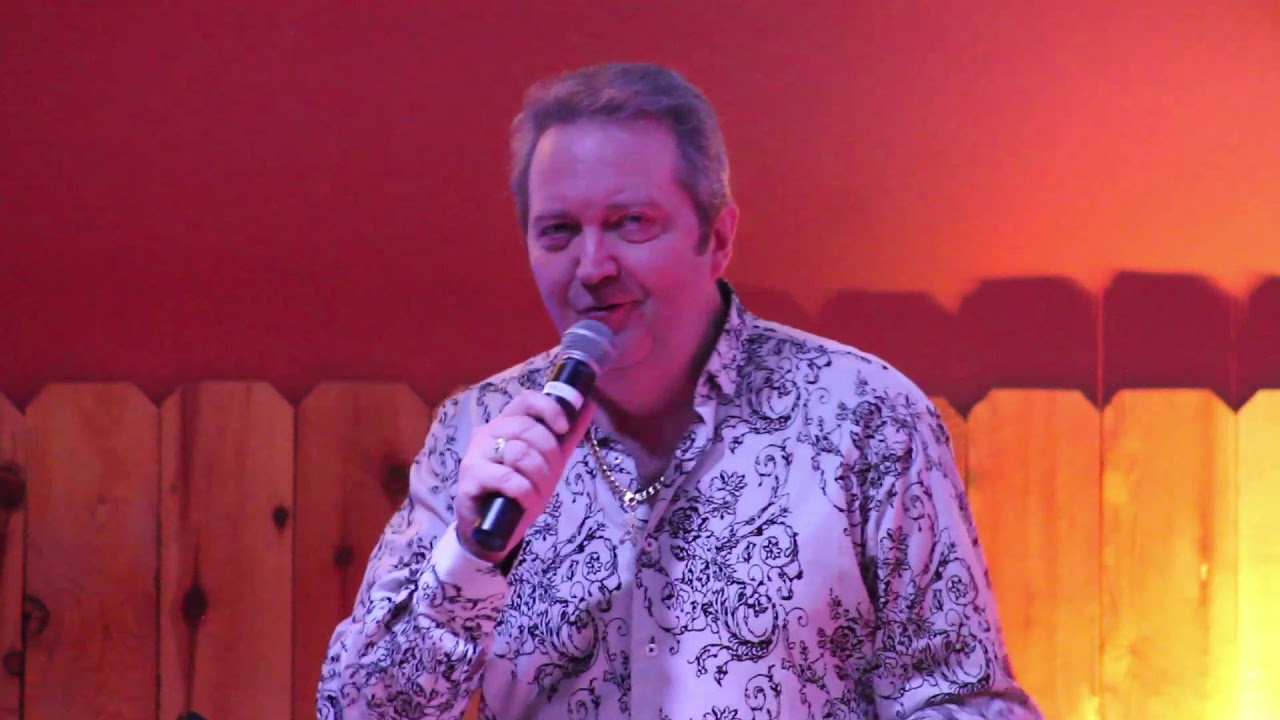 Colin Paul sings Runaway Rock N Roll Cafe January 2020 - YouTube