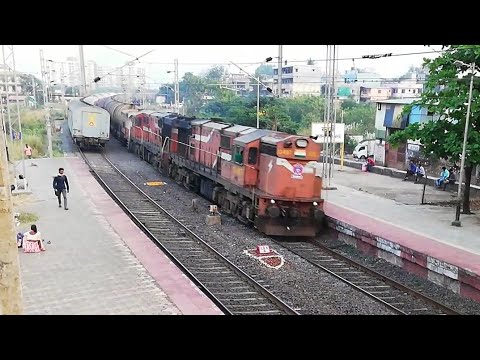CSMT-Hydrabad Express Crosses Goods train With WDM3 at Kanhe - YouTube