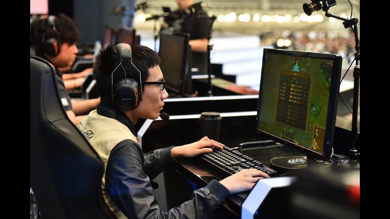 Game Highlights: SRC vs SSW Worlds Final Game 1 - YouTube