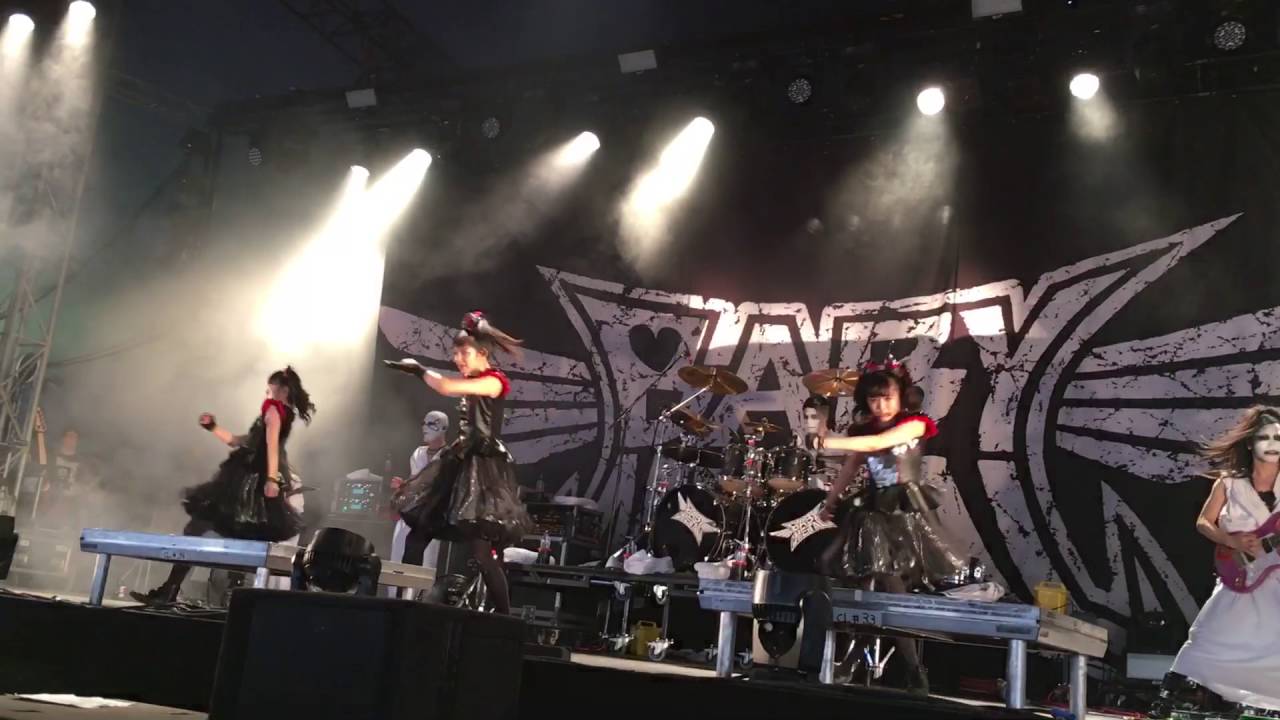 BABYMETAL - META TARO @ FORTAROCK - YouTube