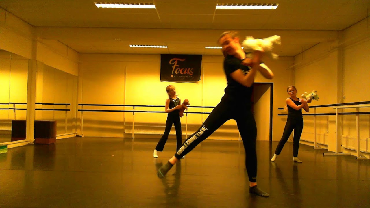 Focus iDance - Acro Jazz (6-8 jaar) - Beginners - Les 5 - YouTube