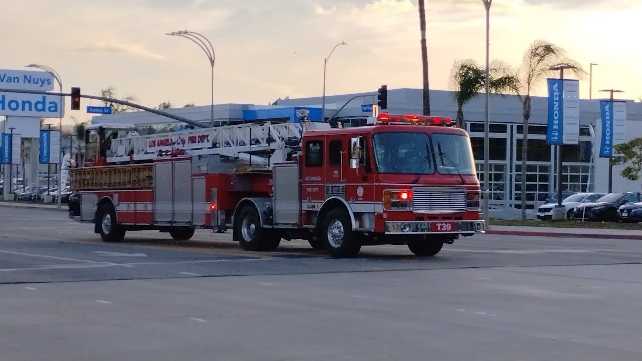 LAFD Light Force 39 Responding - YouTube