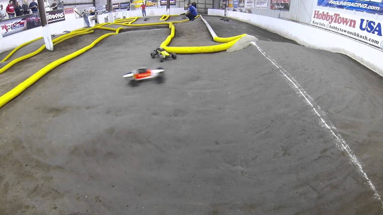 27Oct13 Revolution Raceway - Short Course Buggys Heat 02 - YouTube
