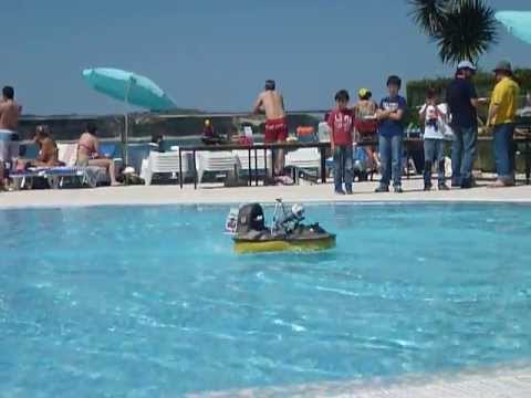 RC Model Racing Hovercraft, 1/4 scale, solid ground to water transition ...
