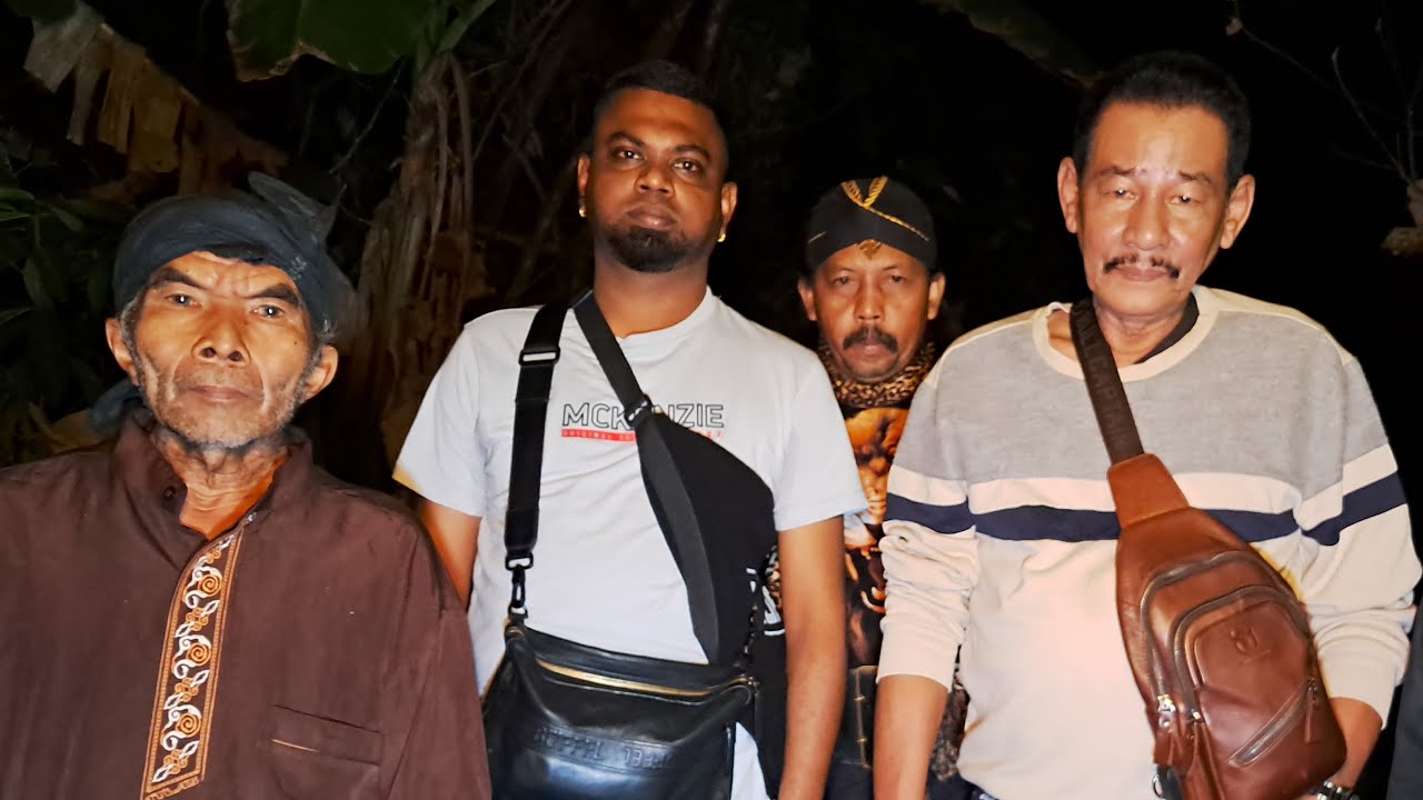 MBAH SUBUR DAN NAGA EMAS RITUAL DI GOA TERSAKRAL DI PULAU JAWA - YouTube