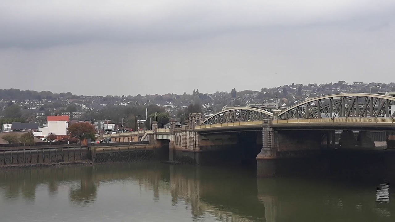 Traffic at Strood Bridge & View of River Medway Kent.🚖🚌🚈🚘 - YouTube