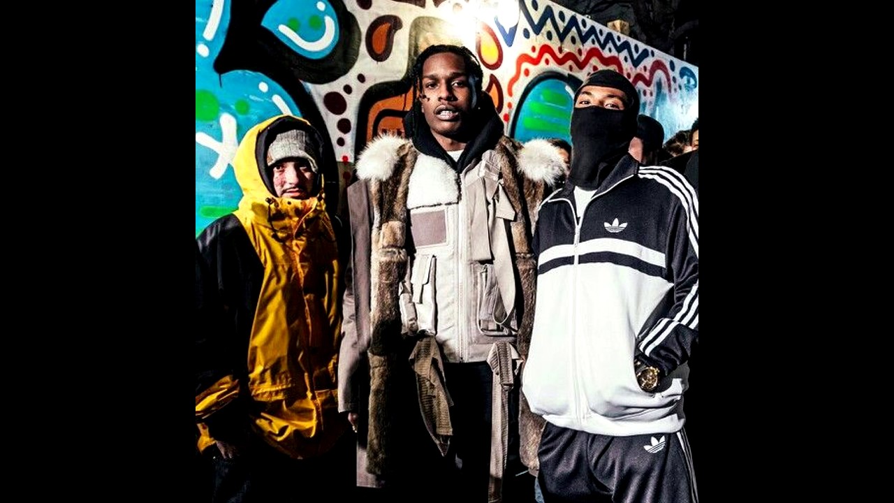 Yung Gleesh - Walk - YouTube