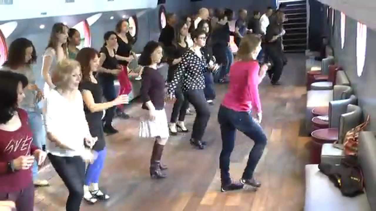 Salsa Suelta "femme" par Afrolatin-feeling - www.salsa-guide.fr - YouTube