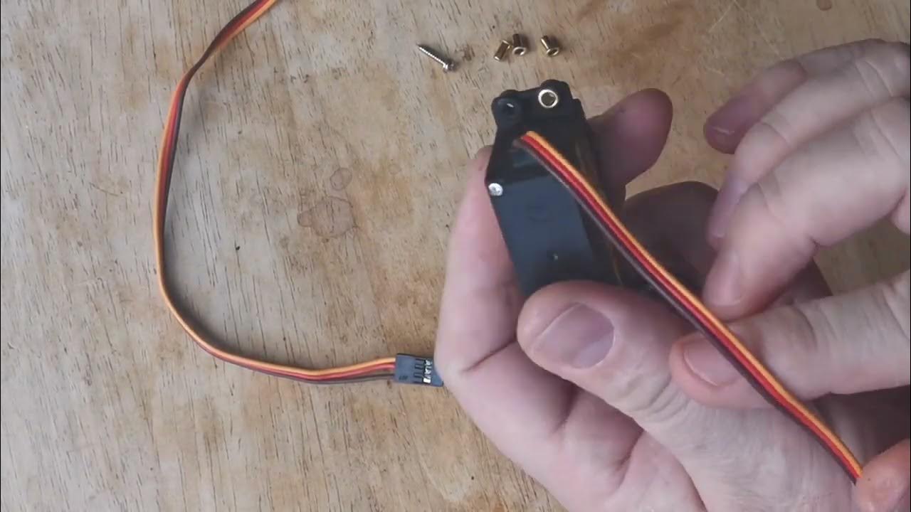 How to install servos correctly - YouTube