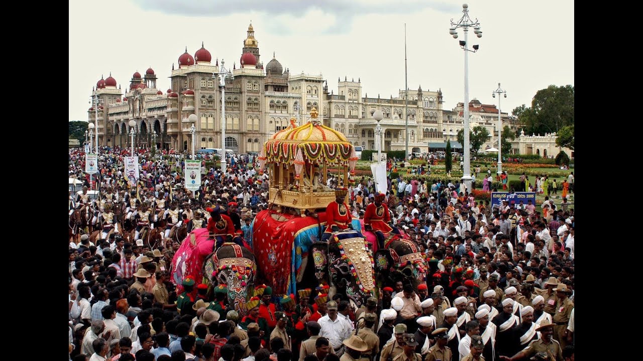 Mysore Dasara 2025 | History, Jumbo Savari, Palace Illumination ...